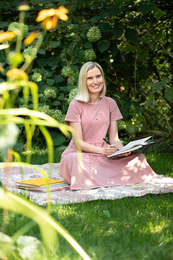 Tuesday Debut – Presenting Alison McGauley! PLUS A Giveaway ...